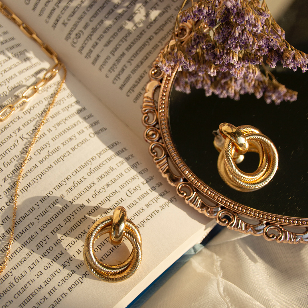 How to Build a Wearable Jewelry Collection